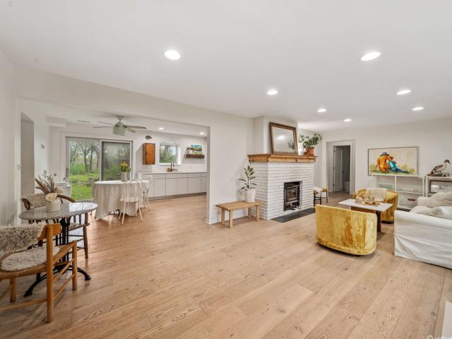 1S655 Taylor Road