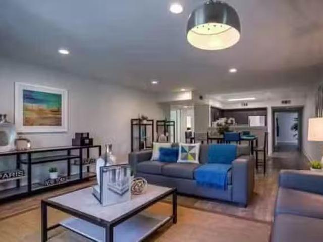 1x1 Room Share