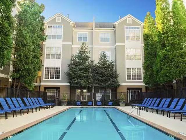 1x1 Traditional Studio Post Lindbergh