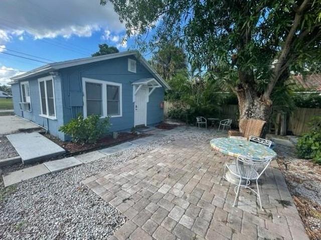 23 1/2 Ocean Breeze Street Unit #Rear Cottage, Lake Worth Beach, FL 33460