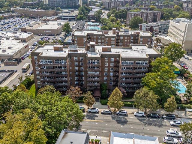 23 20 Bell Boulevard, Unit 5F | Compass