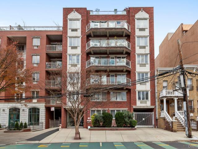 23 25 31st Avenue, Unit PH 7C