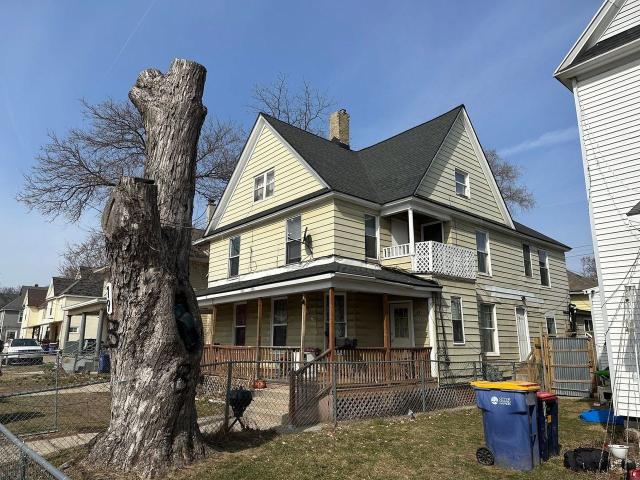 23 25 Burton SW 4 Bedroom Apartment for Rent at 23 Burton St Sw, Grand Rapids, MI 49507 Garfield Park