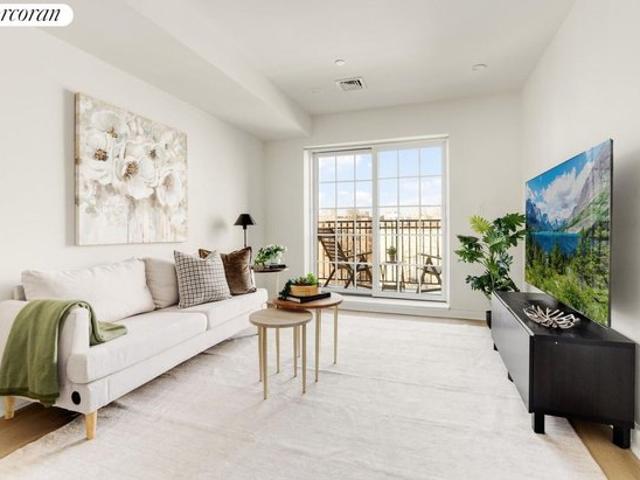 23 30th Rd Apt 4C, Queens, NY 11102