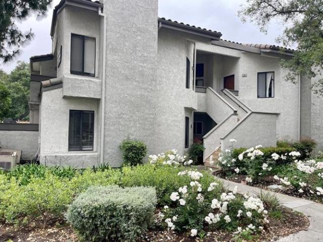 23 Town and Country Rd, Pomona, CA 91766