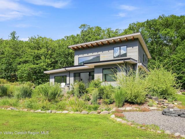 23 Traver Hollow Road