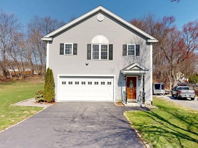 23 Upton St, Millbury, MA 01527