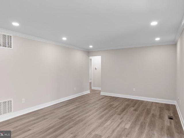 23 Uxbridge Place