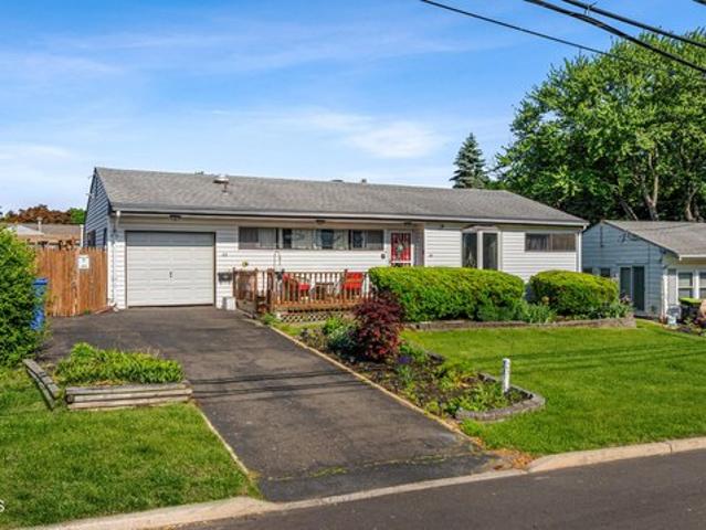 23 Villanova Rd, Parlin, NJ 08859