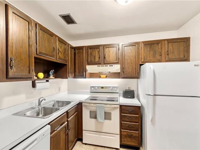 23 Vista Gardens Trl Apt 104, Vero Beach, FL 32962