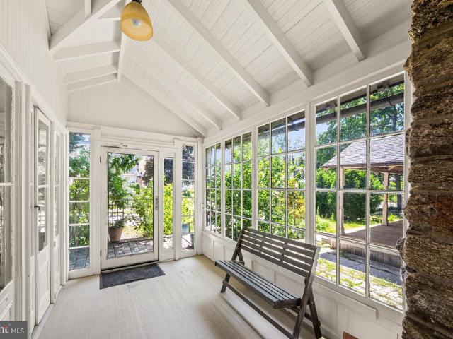 23 W Mount Pleasant Avenue