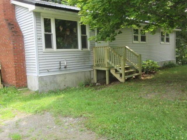 23 Warsaw Cir, Lincoln, ME 04457