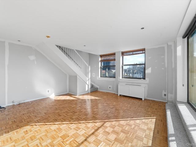 23 Water Grant Street 8G