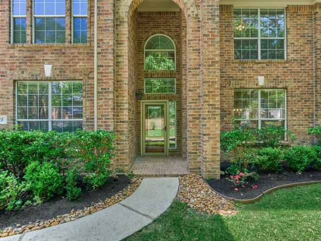 23 Weeping Spruce Pl, Conroe, TX 77384 | MLS #87853 | Compass