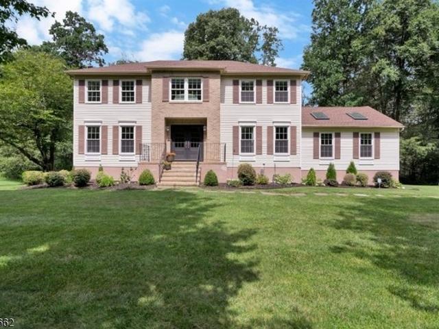 23 Winchester Ter, Randolph, NJ 07869