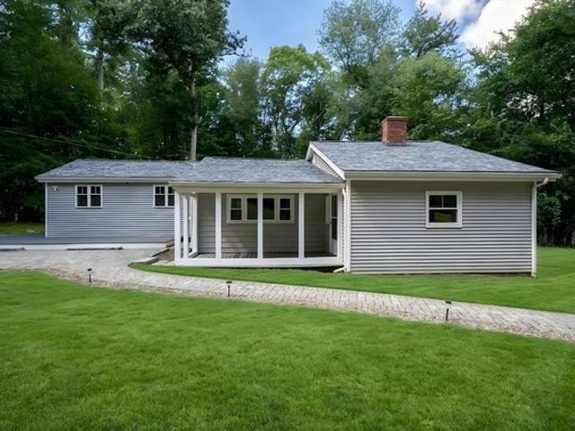 23 Woodbury Rd, Southborough, MA 01772