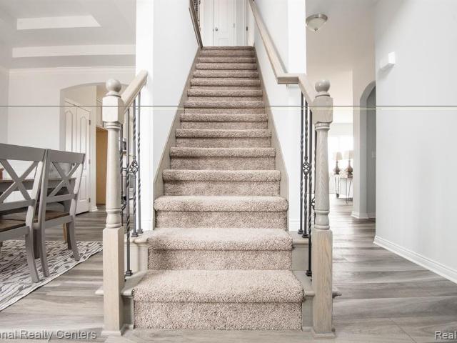 23 Woodfield Parkway