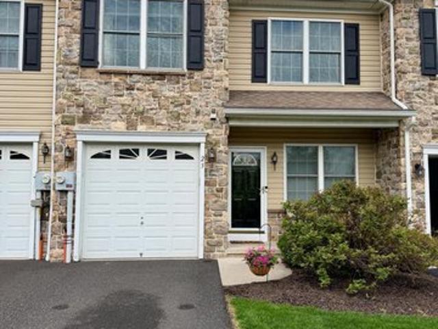 23 Woodspring Cir, Sellersville, PA 18960
