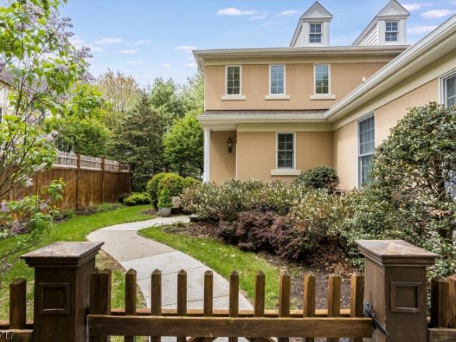 23 Wyckoff Way, Chester, NJ 07930 | MLS #4024 | Compass