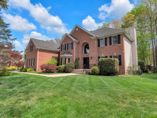 23 Yellowstone Dr