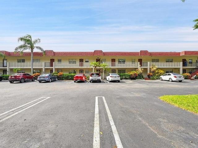 23 Abbey Ln Apt 202, Delray Beach, FL 33446