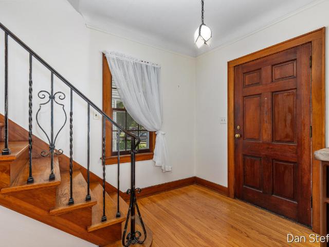 23 Alten Avenue
