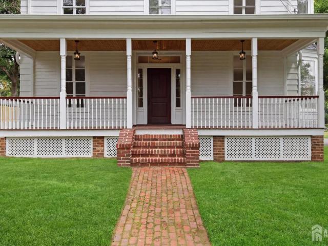 23 Amwell Road