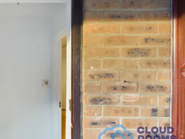 23 Bartlett Close, London, E14 6LH, United Kingdom | 3 bed apartment for rent #167579818 | Rentberry
