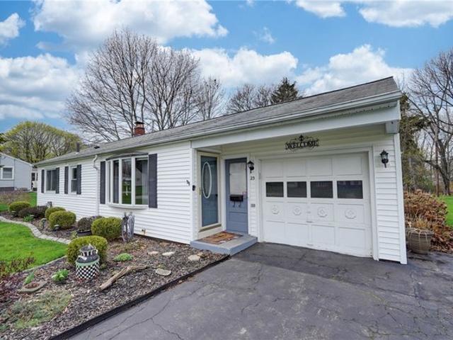 23 Barcrest Dr, Rochester, NY 14616