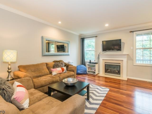 23 Barrister St