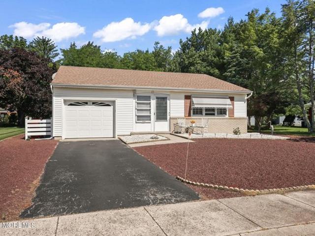 23 Basset Dr, Toms River, NJ 08757