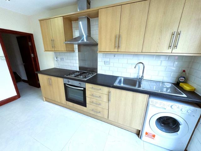 2/3 Bed Flat Ilford £1650 Pcm Bikll
