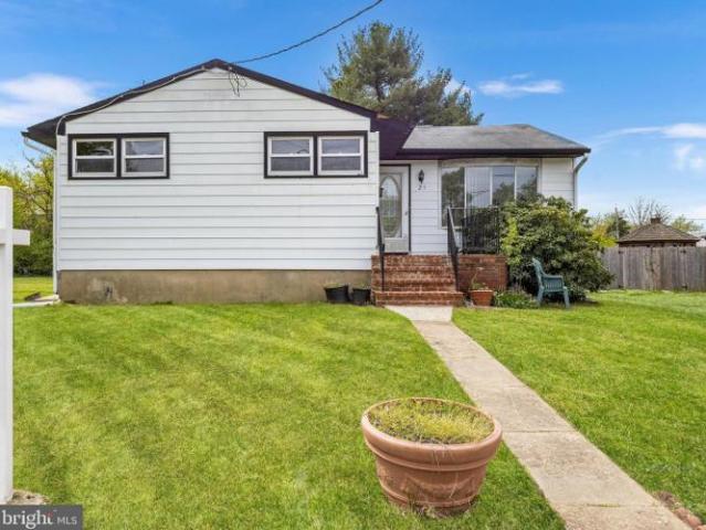23 Bellevue Ave, Woodbury, NJ 08096