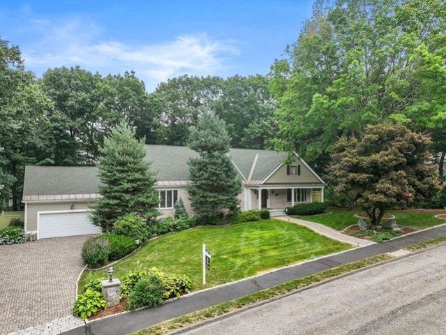 23 Bellevue Rd, Wellesley, MA 02481