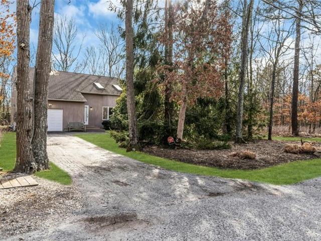 23 Bellows Ter, Hampton Bays, NY 11946