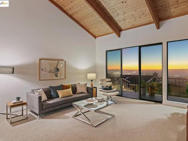 23 Binnacle Hl, Oakland, CA 94618