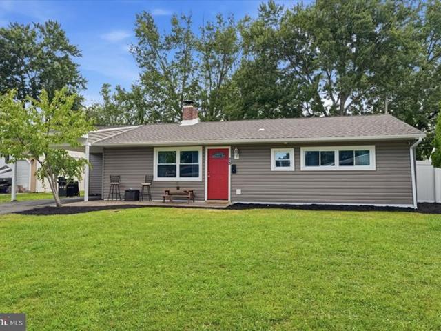 23 Boston Ivy Rd, Levittown, PA 19057