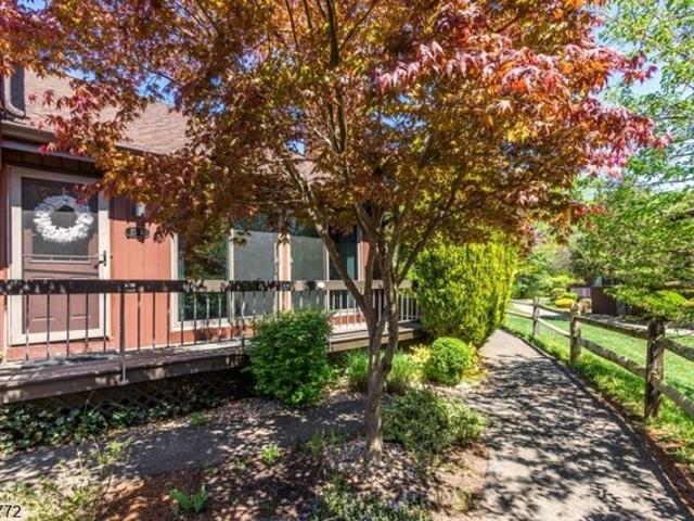 23 Bloomingdale Dr Apt 1C, Hillsborough Twp, NJ 08844