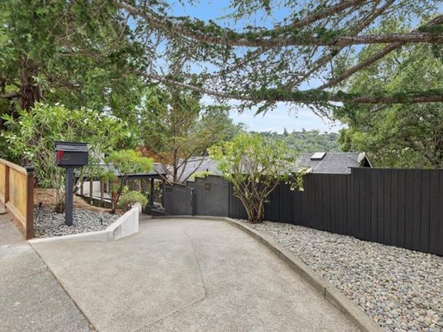 23 Blossom Dr, San Rafael, CA 94901