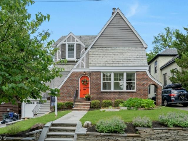 23 Broadview Ave