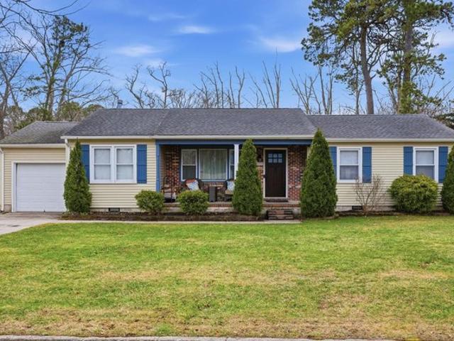23 Brookside Dr, Egg Harbor Township, NJ 08234