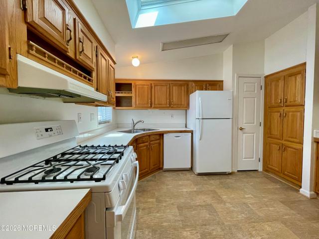 23 Brookside Way
