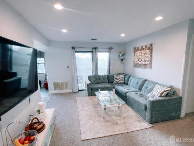 23 C Powderhorn Ct, Woodbridge, NJ 07095 | MLS #2610 R