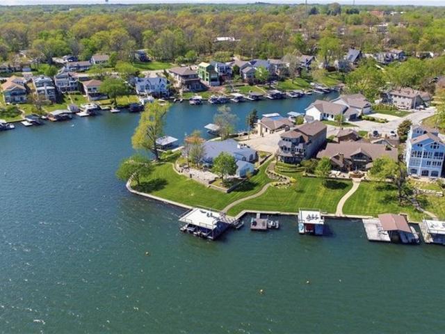 23 C St, Lake Lotawana, MO 64086