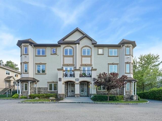 23 Calvert Dr Unit 111, Monsey, NY 10952