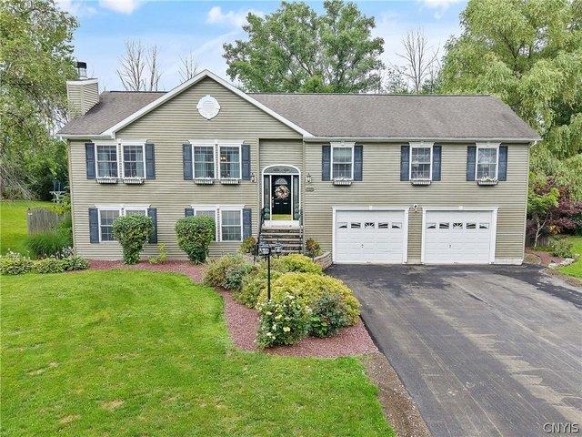 23 Commane Rd, Baldwinsville, NY 13027