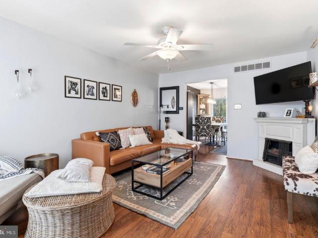 23 Coatsbridge Court # 19F