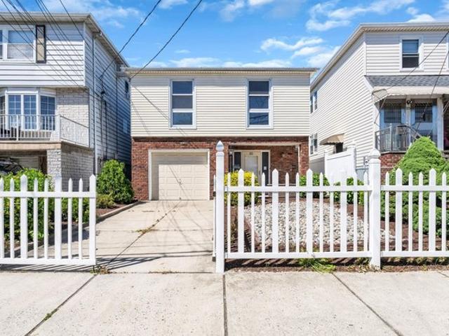 23 Colonial Dr, Bayonne, NJ 07002