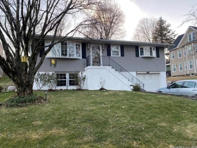 23 Colonial St, Watertown, CT 06795