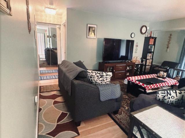 23 Country Birch Ln